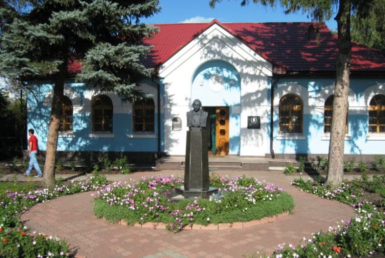 Миргород: цікаві місця, куди піти туристу, де зупинитись